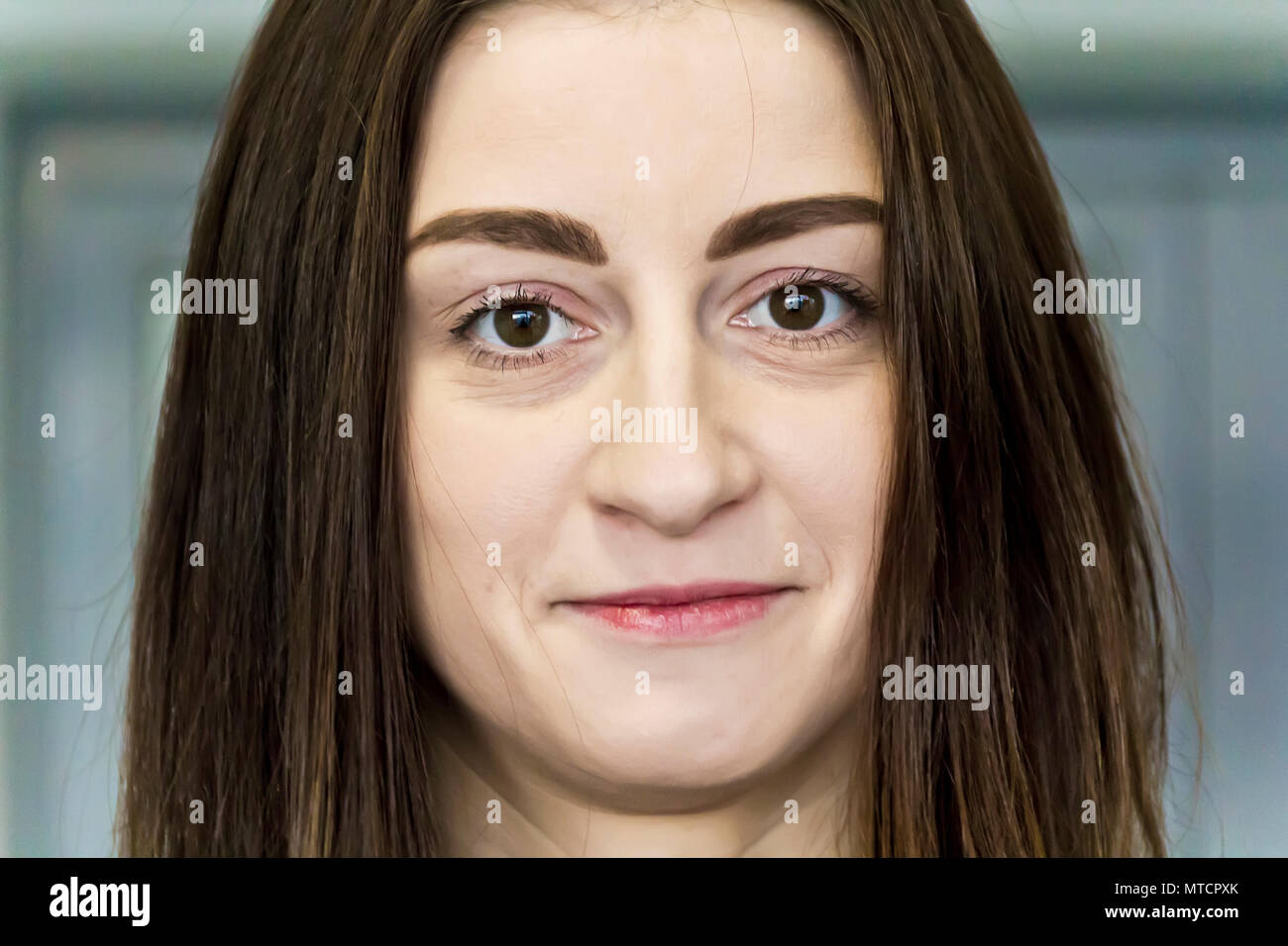 Girl model hairstyle horizontal hi-res stock photography and images - Alamy