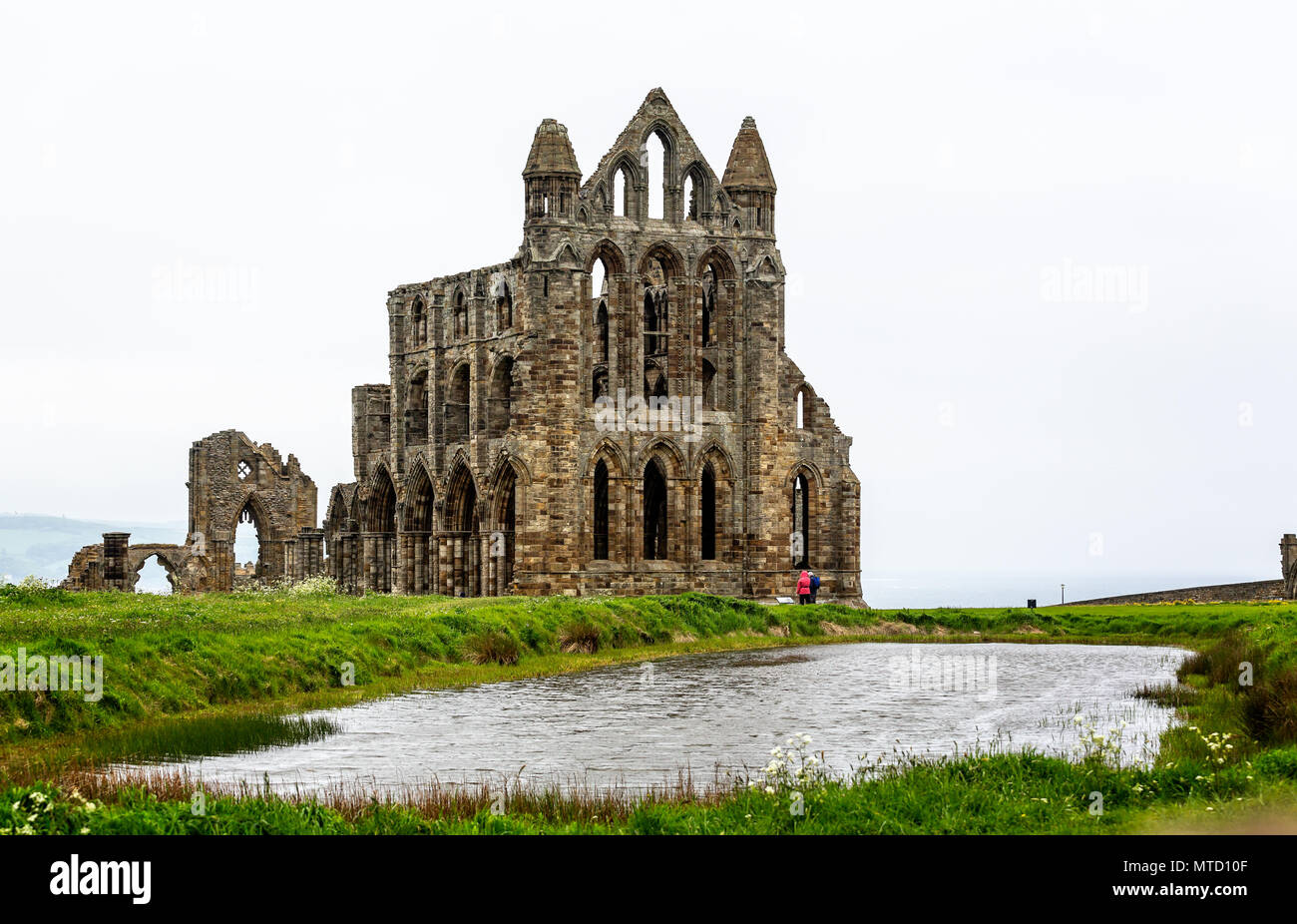 Gothic ruins hi-res stock photography and images - Alamy