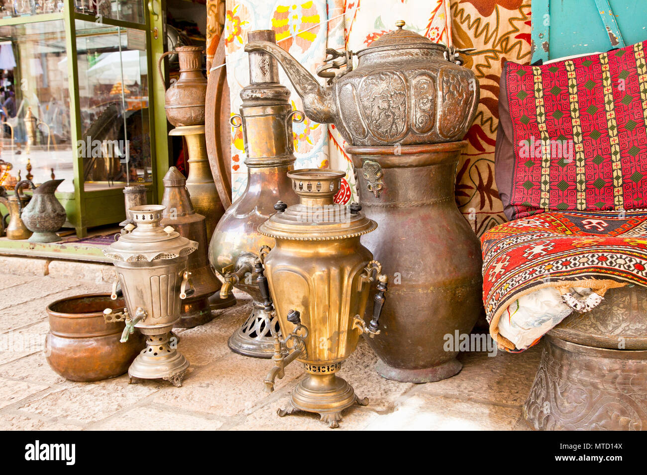 Antique pewter teapot hi-res stock photography and images - Alamy