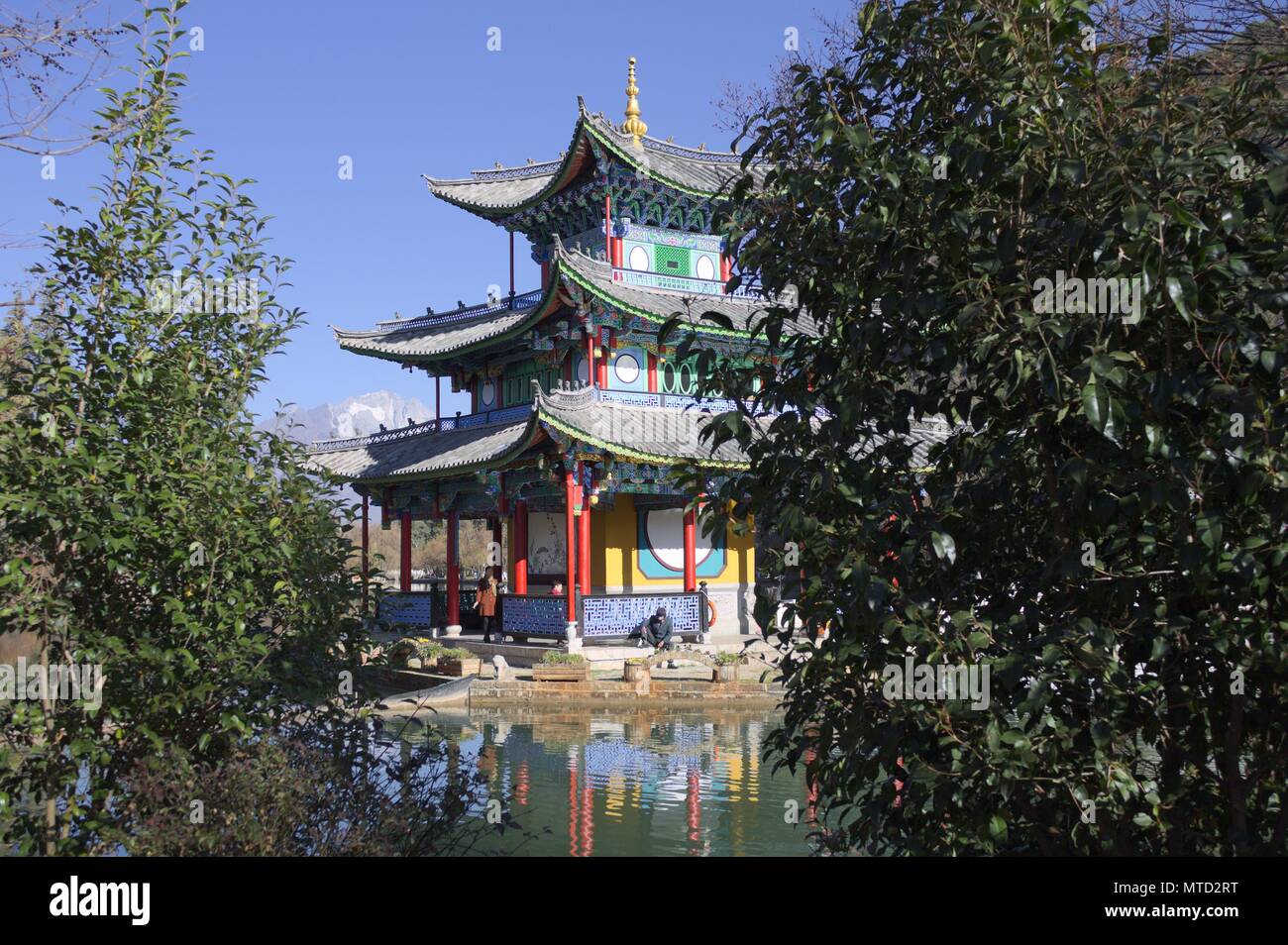 Chinese temple on the water (Lijiang, Yunnan, China Stock Photo - Alamy