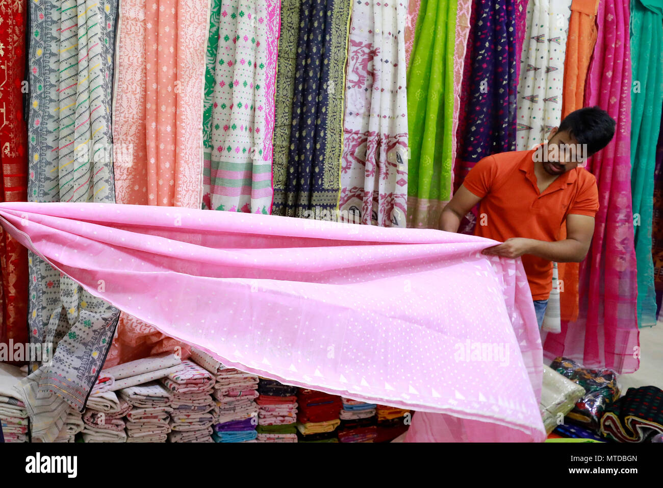 Textile muslin hi-res stock photography and images - Alamy