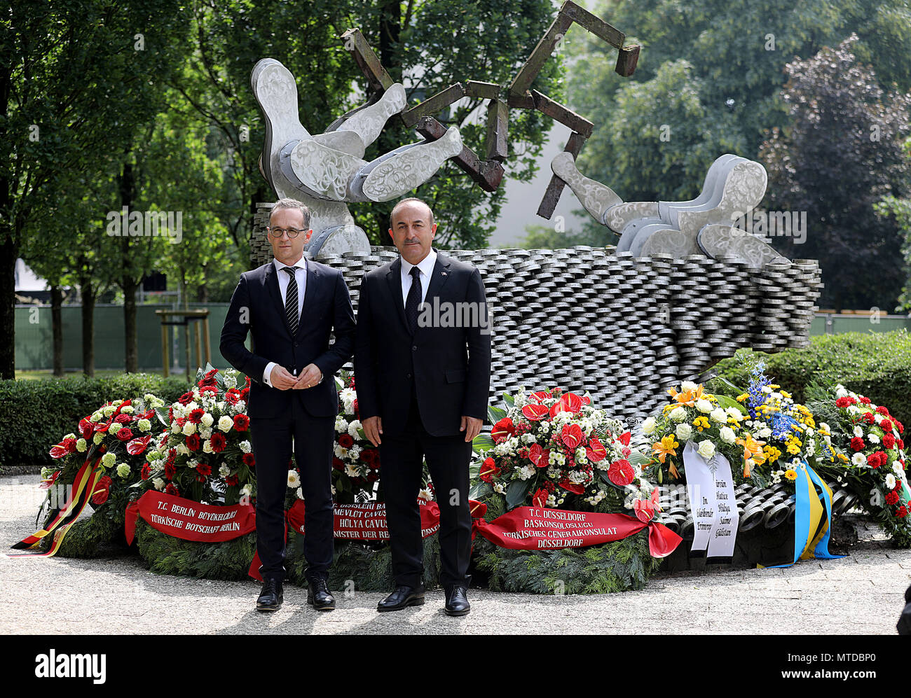 Solingen, Germany. 29 May 2018, Mevlut Cavusoglu (R), Turkey's Minister ...