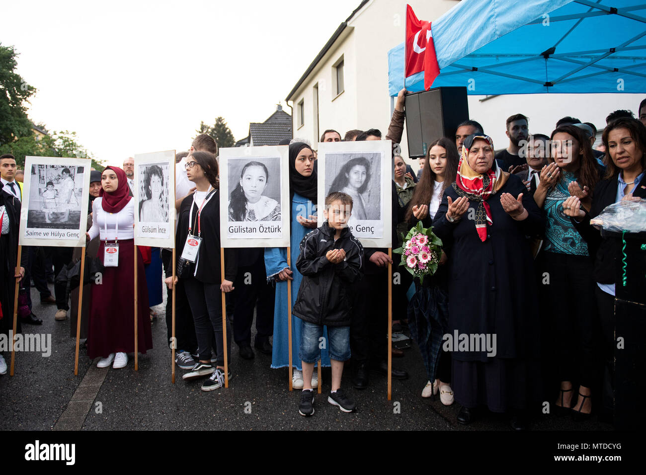 Solingen, Germany. 29 May 2018. Mevlude Genc (3-R) and her ...
