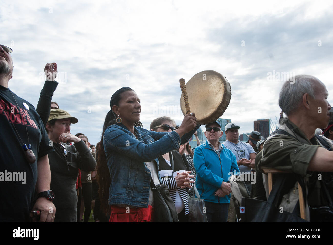 First nations protest canada hi-res stock photography and images - Alamy