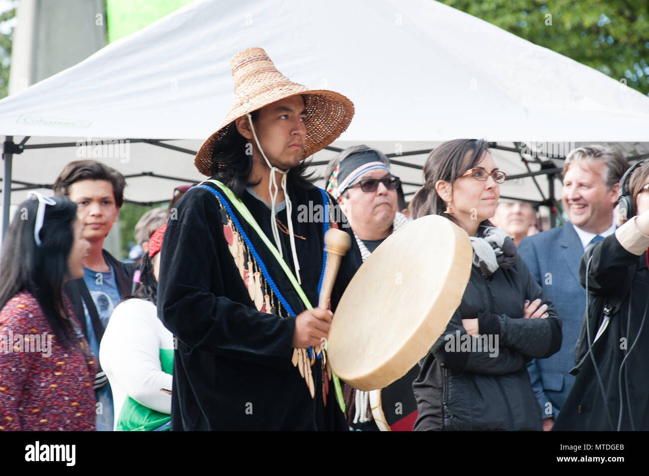 First nations pipeline protest canada hi-res stock photography and ...