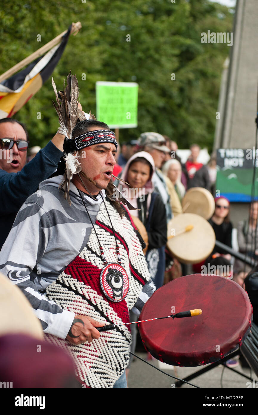 First nations pipeline protest canada hi-res stock photography and ...