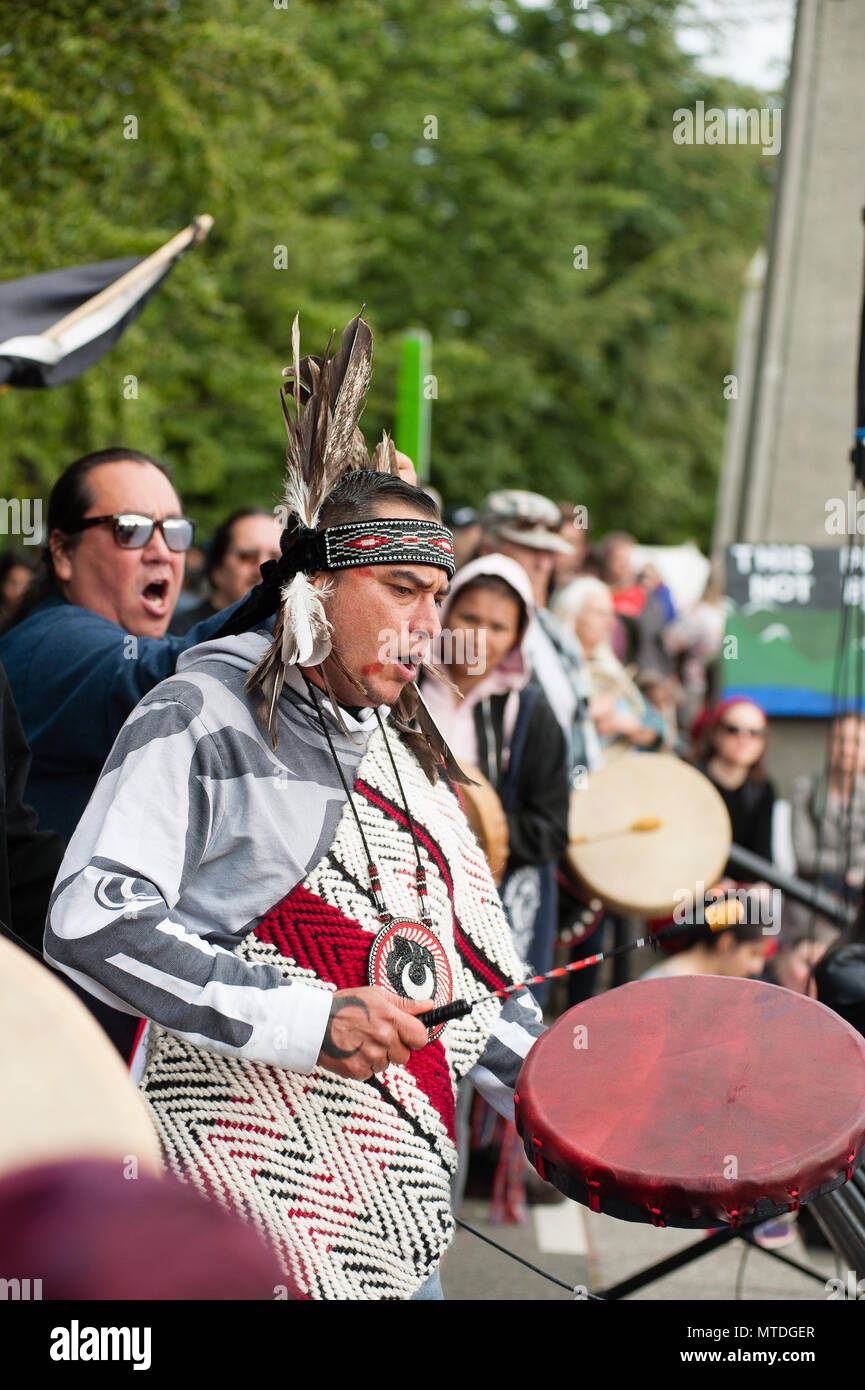 First nations pipeline protest canada hi-res stock photography and ...