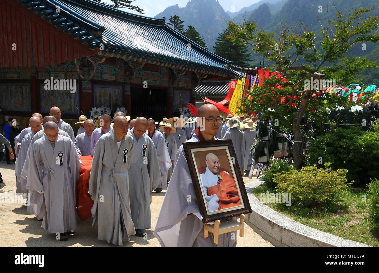 30th May, 2018. Funeral for senior monk Buddhist monks carry the coffin ...