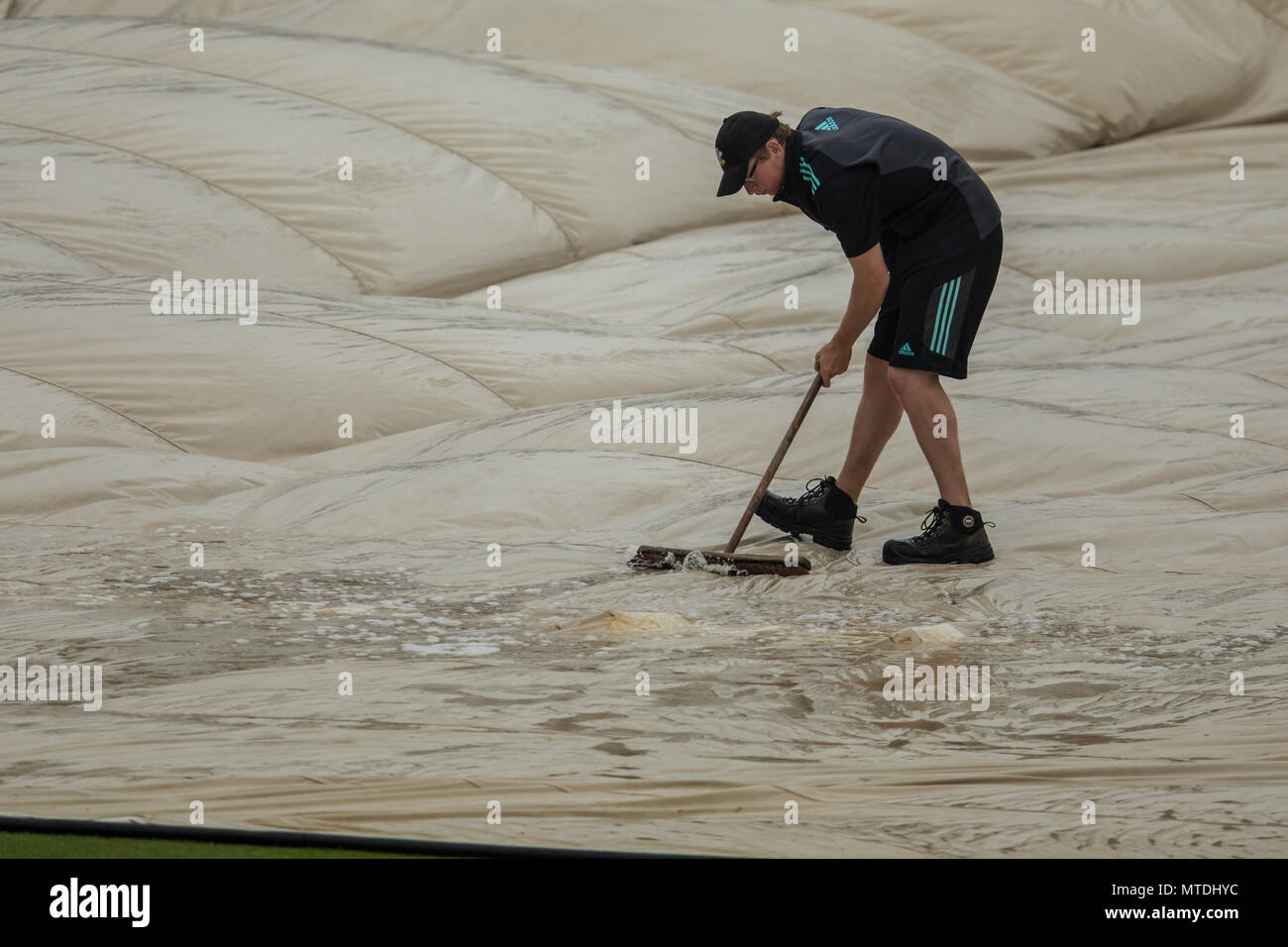 Cricket ground covers hi-res stock photography and images - Alamy