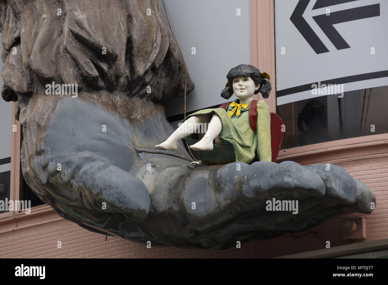 Tokyo, Japan. 30th May, 2018. A giant gorilla holding a school girl in ...