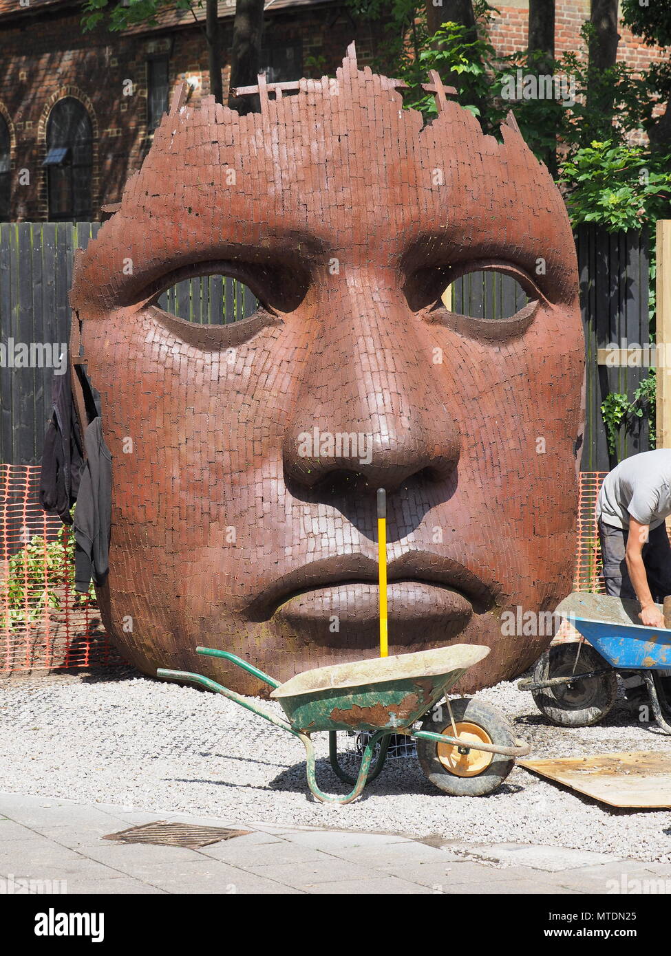 Bulkhead statue hi-res stock photography and images - Alamy
