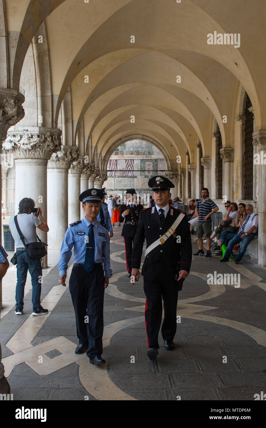 Venice, Italy. 30th May, 2018. Italian and Chinese Policemen patrol the ...