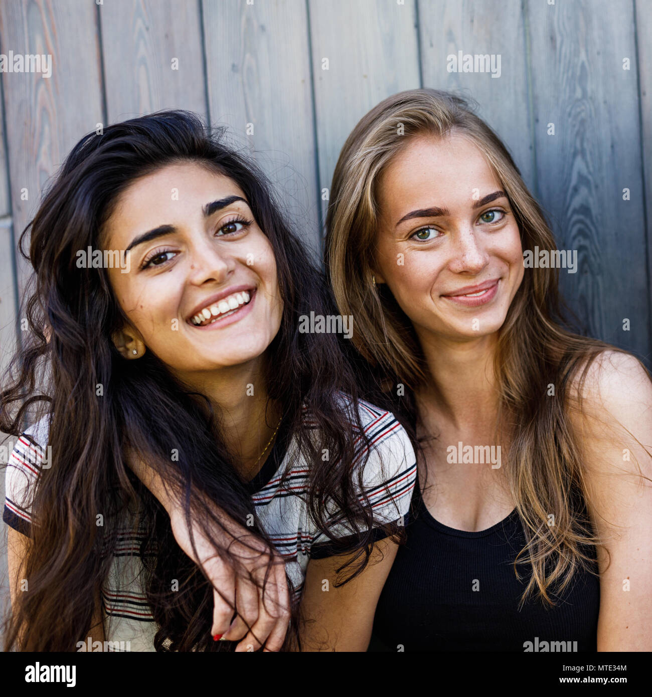 Beautiful female friends hi-res stock photography and images - Alamy