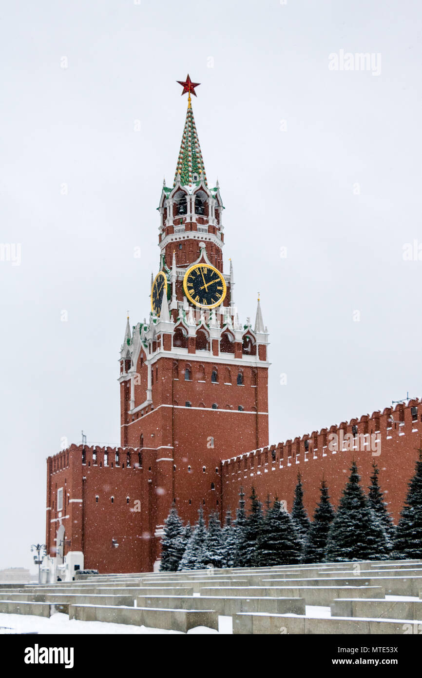 Spasskaya tower hi-res stock photography and images - Alamy