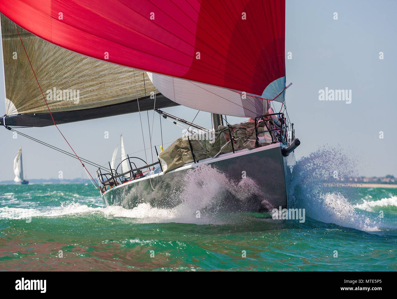 Red sail boat hi-res stock photography and images - Alamy