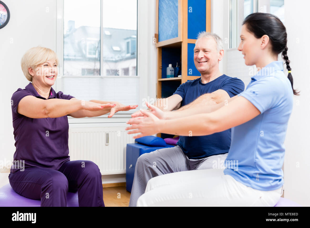 Physical therapy elderly hi-res stock photography and images - Alamy