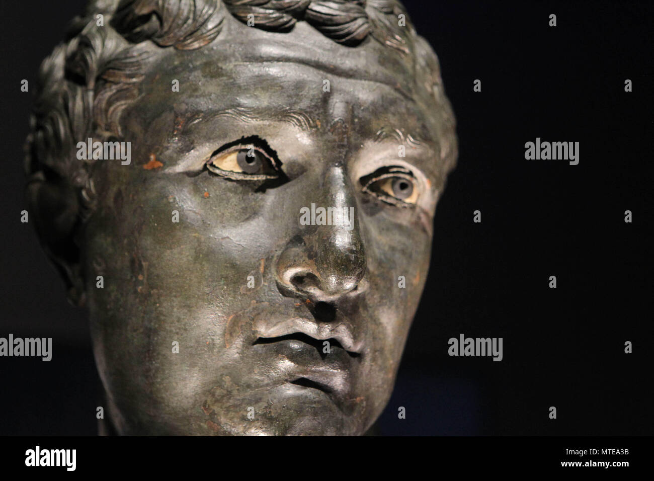 Bronze portrait head from Delos. "Countless Aspects of Beauty" in ...