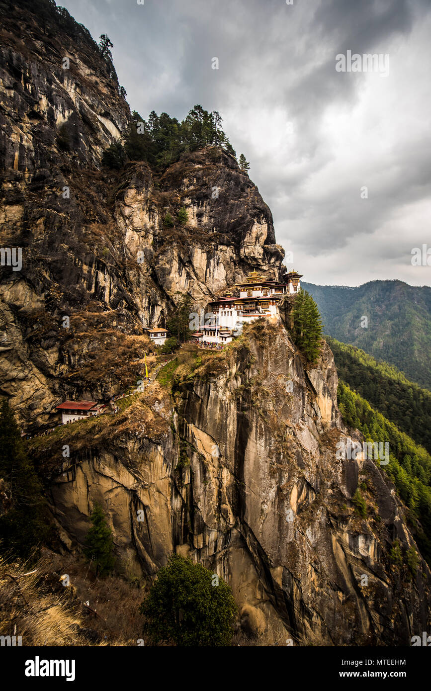 Buddhist tiger nest monastery Taktshang on steep rock face, Tiger's ...