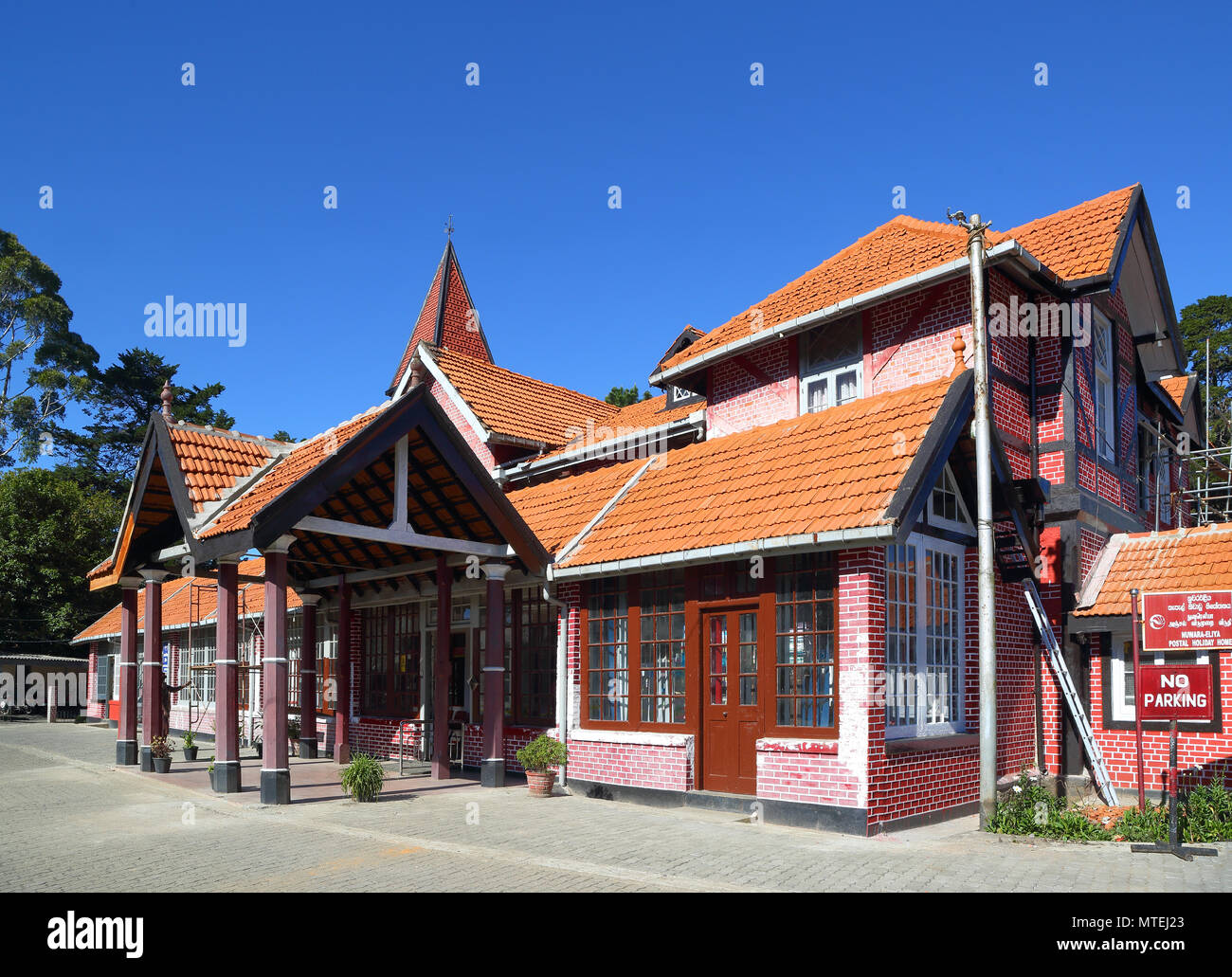 Post office building in Nuwara Eliya Stock Photo - Alamy