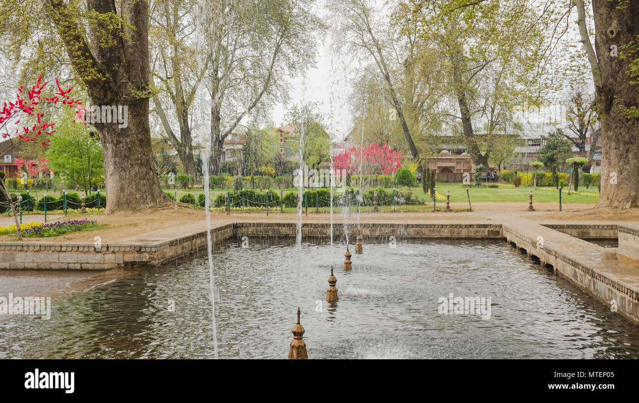 Indian water fountain hi-res stock photography and images - Alamy