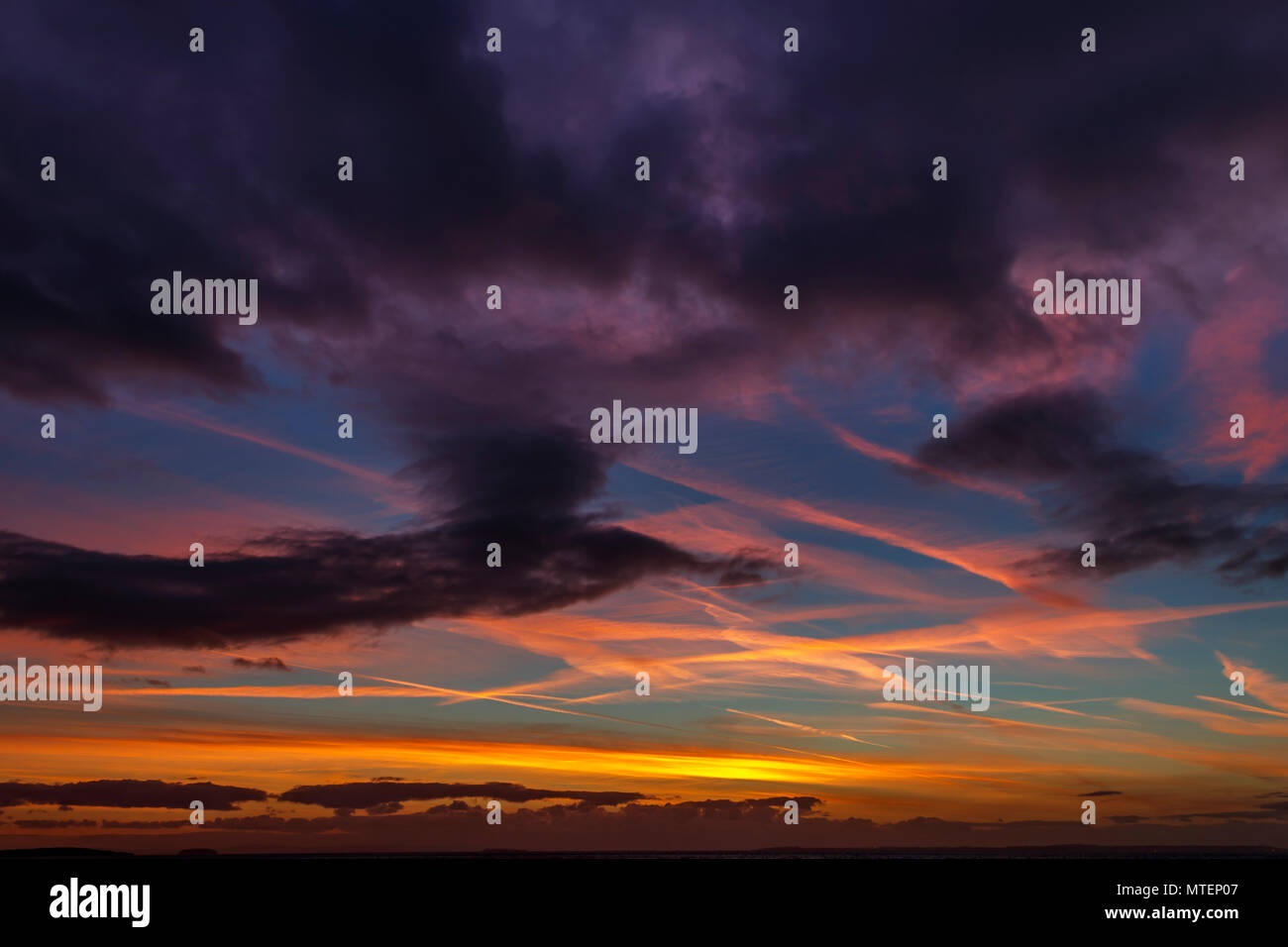 Sunset cloud formation Stock Photo - Alamy