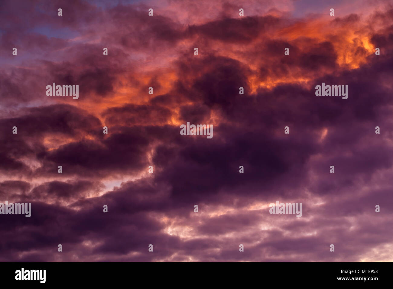 Unusual interesting cloud sky hi-res stock photography and images - Alamy