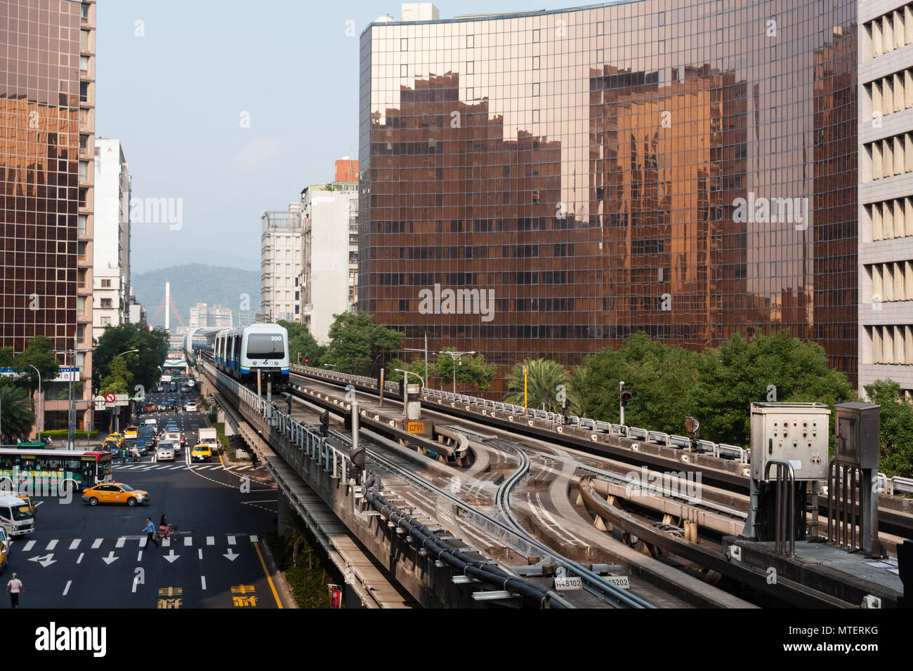 Mrt track hi-res stock photography and images - Alamy