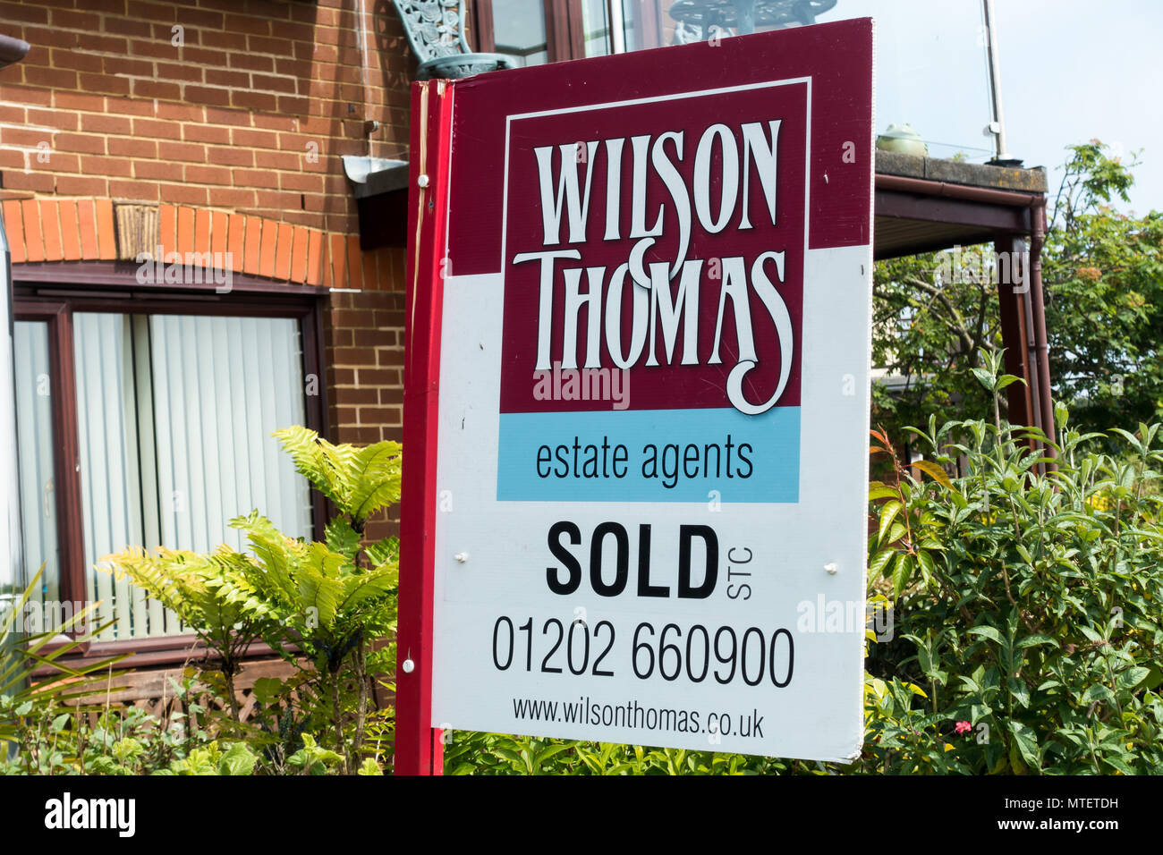 Wilson thomas estate agents hi-res stock photography and images - Alamy
