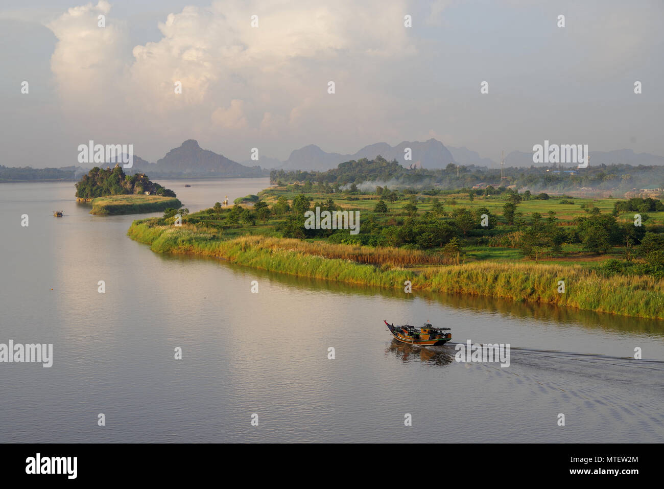 Scenic landscape in Hpa-An in Myanmar Stock Photo - Alamy