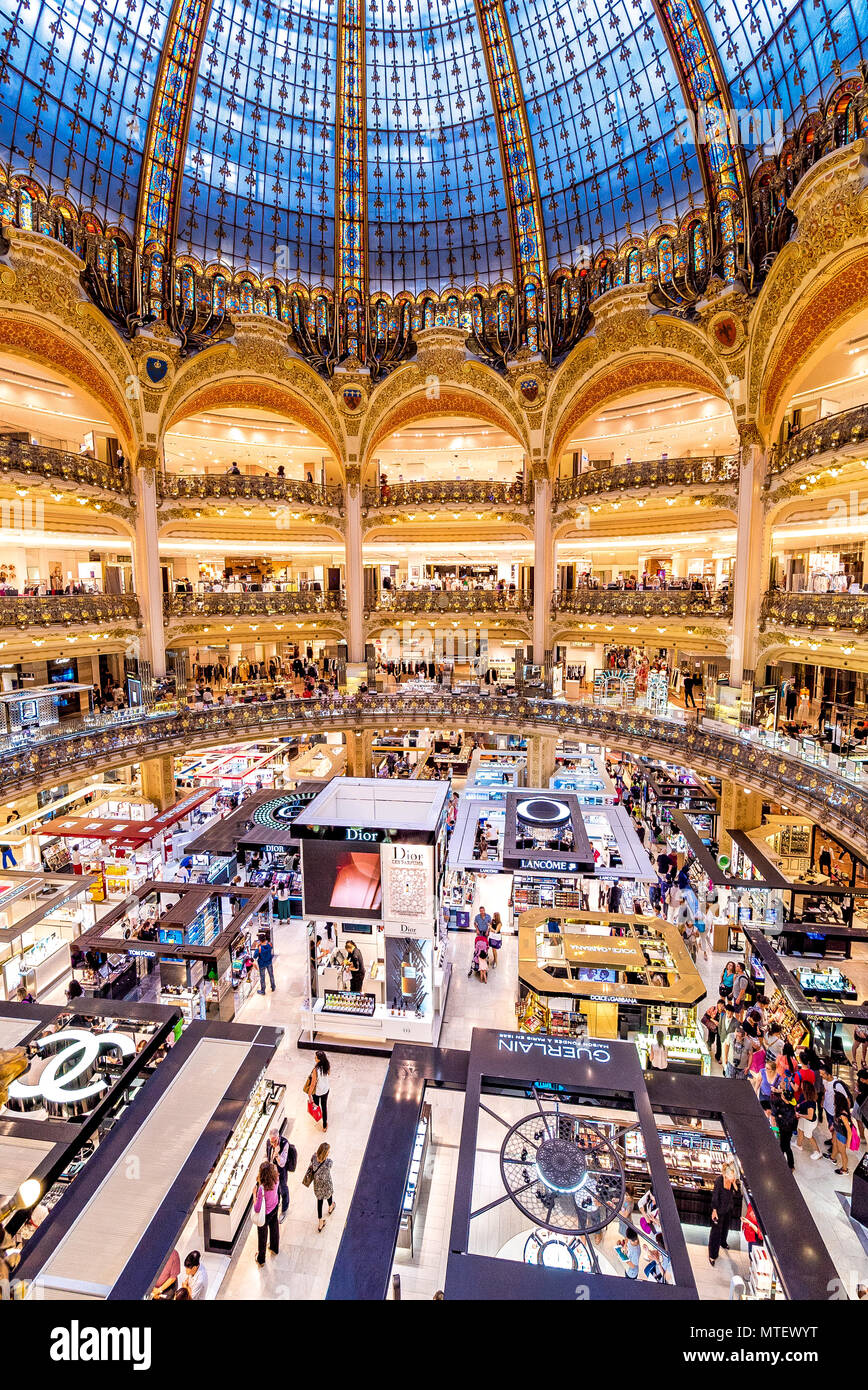 Galleries lafayette in paris hi-res stock photography and images - Alamy
