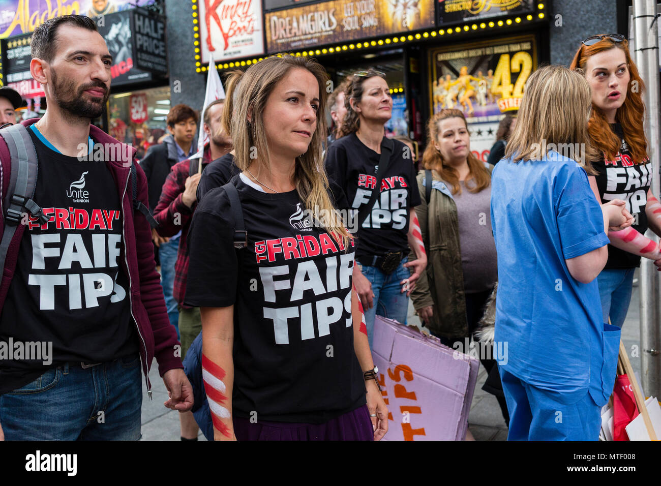 Tgi friday hi-res stock photography and images - Alamy