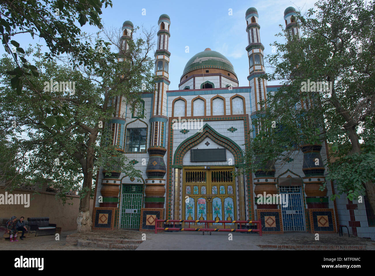 China mosque islamic architecture hi-res stock photography and images ...