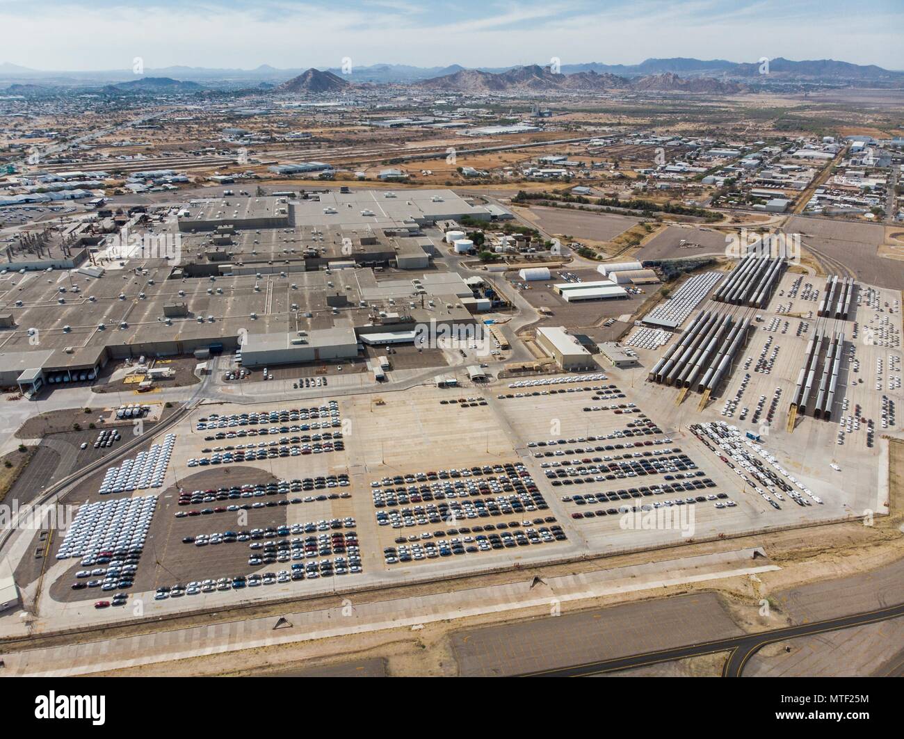Mexico car assembly plant hi-res stock photography and images - Alamy