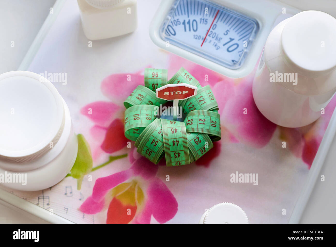 Stop sign scale hi-res stock photography and images - Alamy