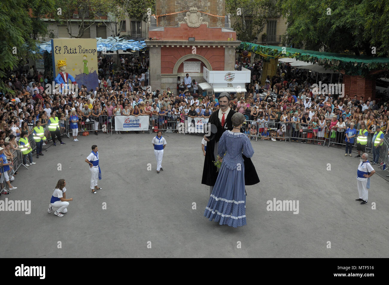 Dance of the giants hi-res stock photography and images - Alamy