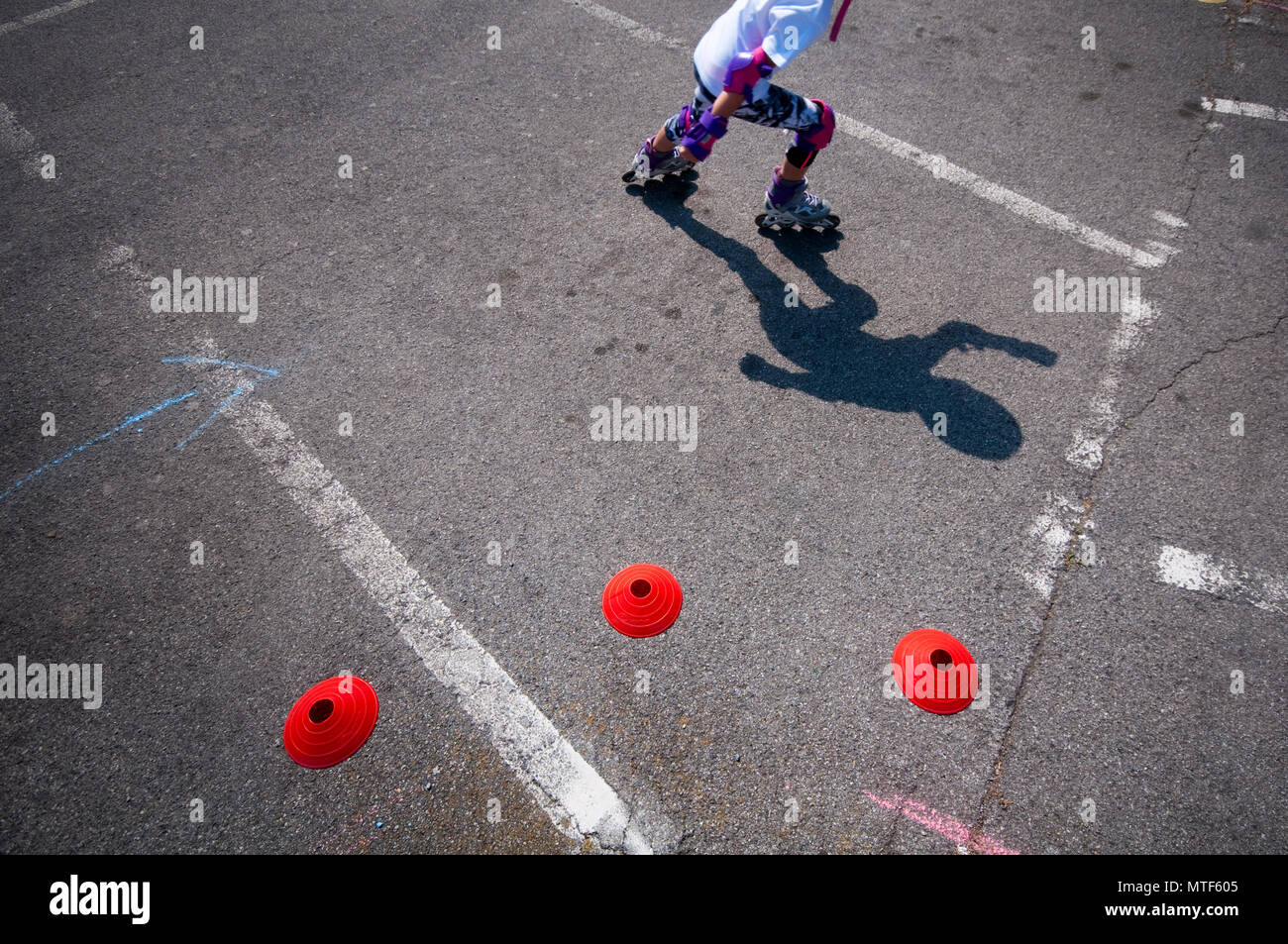 Rollerblading legs hi-res stock photography and images - Alamy