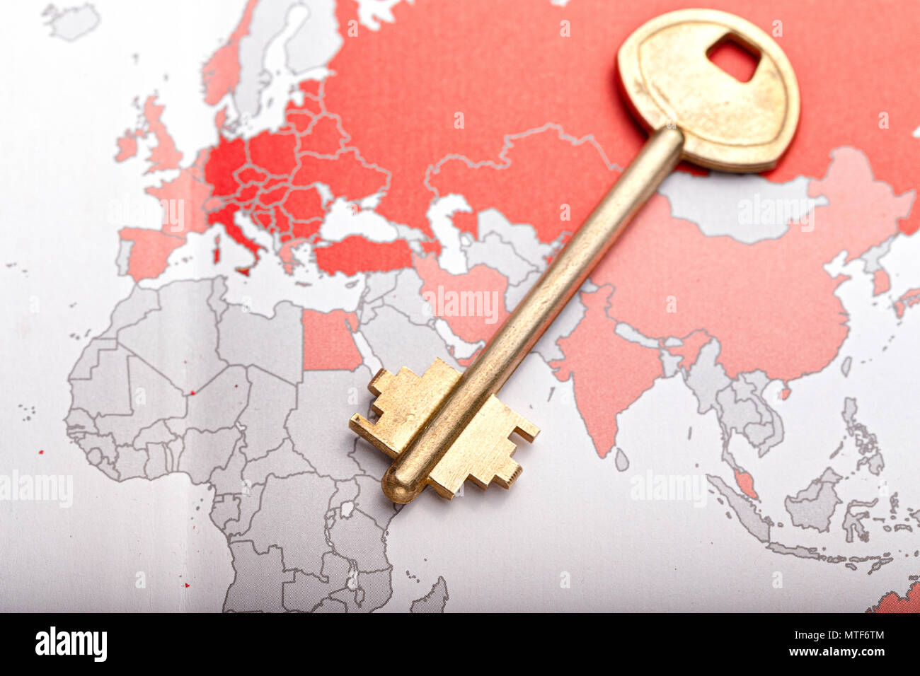 Map key compass hi-res stock photography and images - Alamy