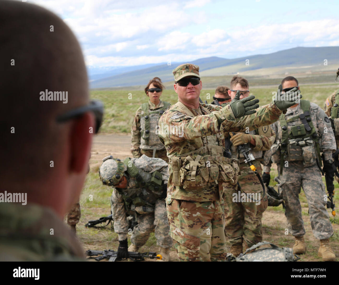 Squad movement tactics hi-res stock photography and images - Alamy