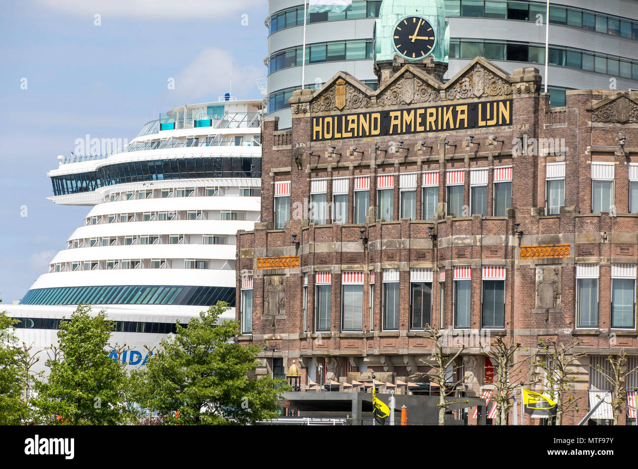 The skyline of Rotterdam, on the Nieuwe Maas, at the "Kop van Zuid ...