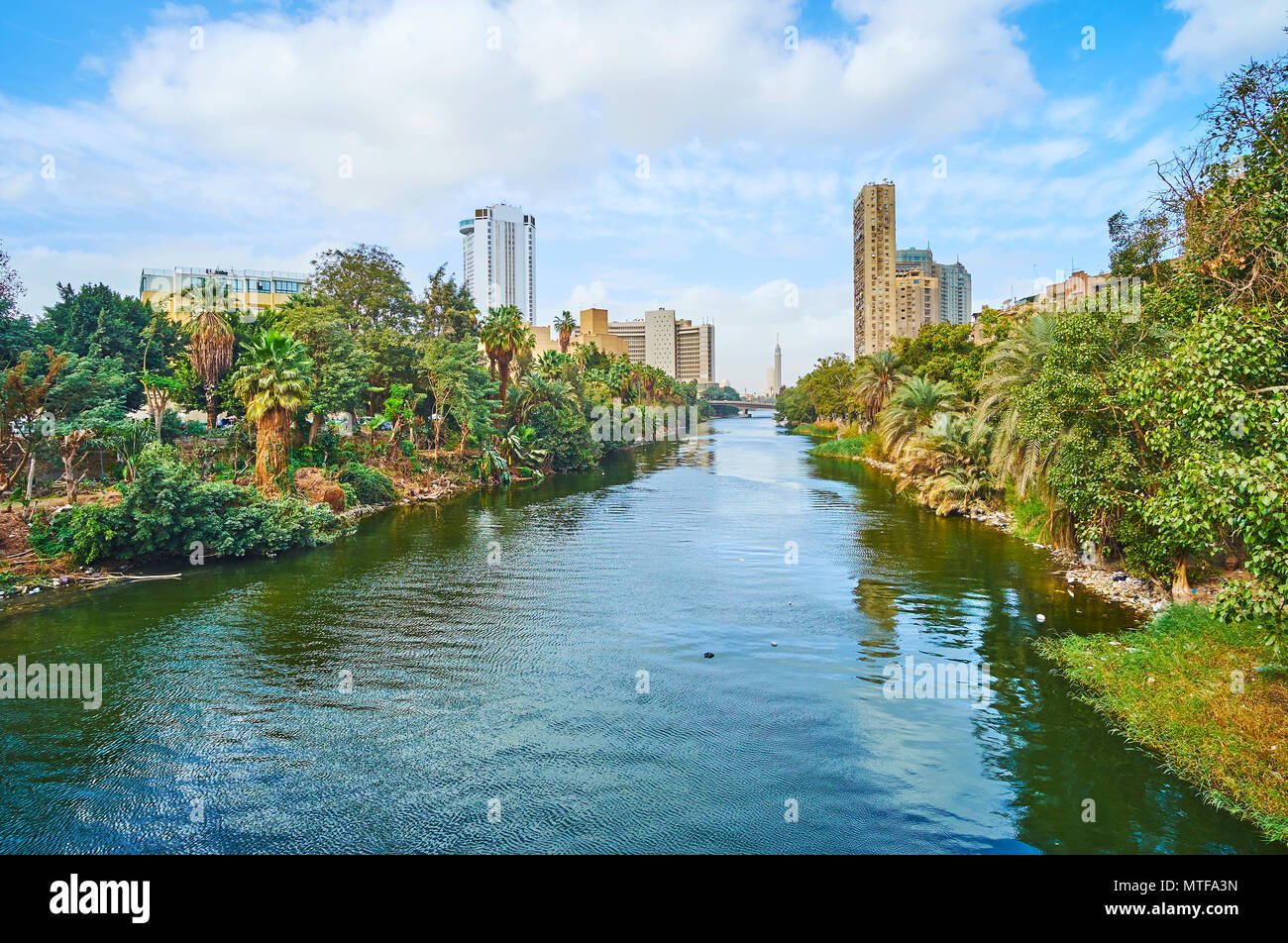 The view from the bridge on lush green gardens, located on Rawdah (Roda ...