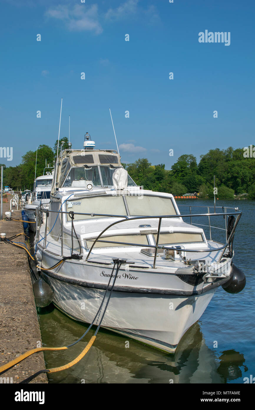 Gunthorpe lock nottinghamshire hi-res stock photography and images - Alamy