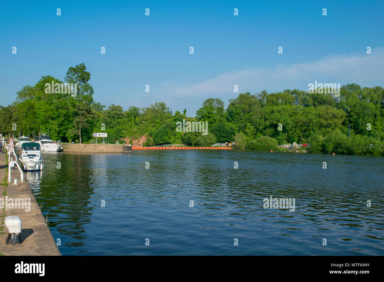 Gunthorpe lock nottinghamshire hi-res stock photography and images - Alamy