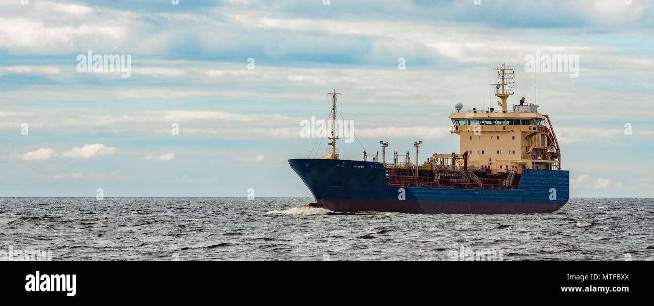 Blue tanker hi-res stock photography and images - Alamy