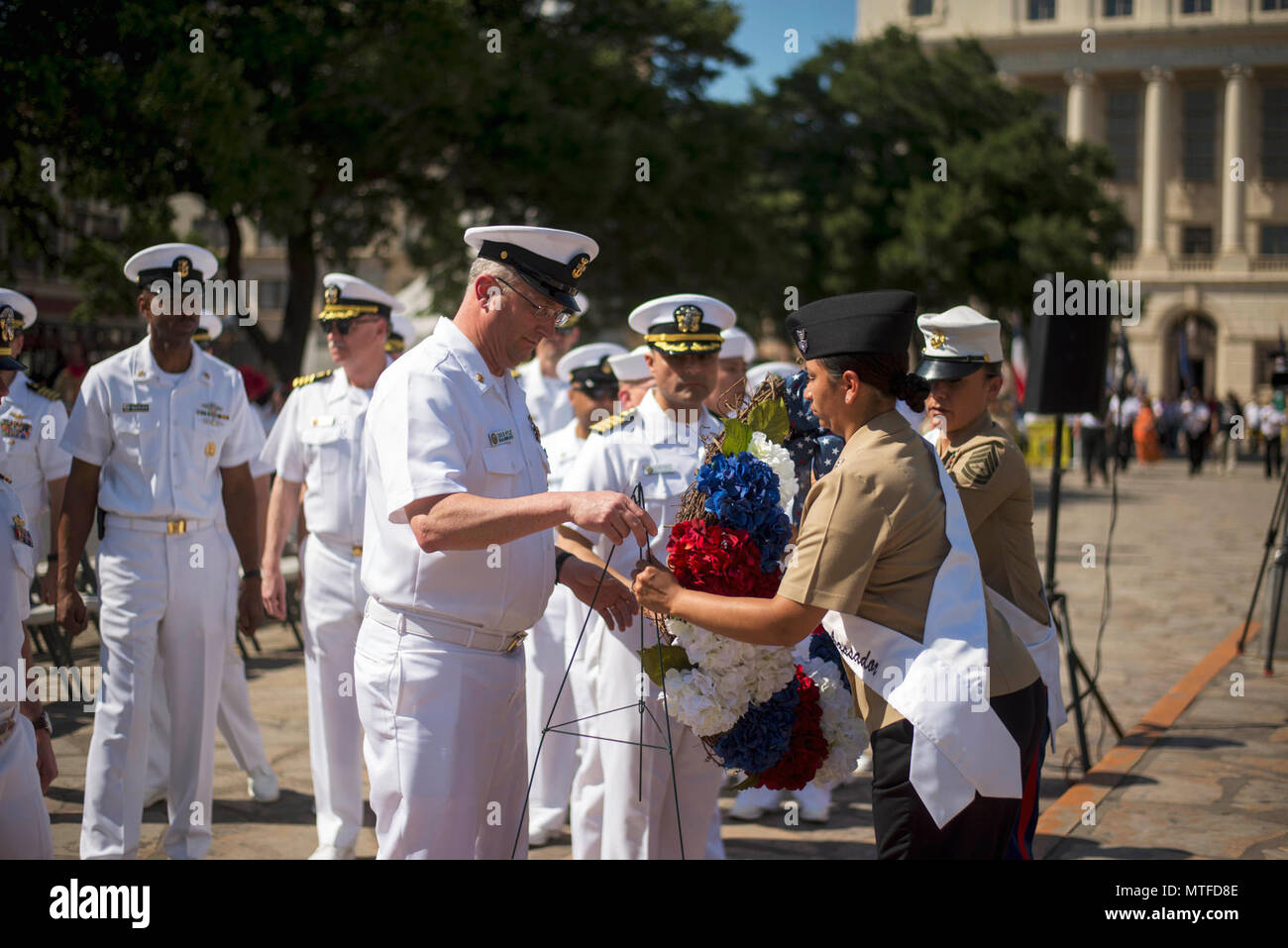 Pilgrimage to the alamo hi-res stock photography and images - Alamy