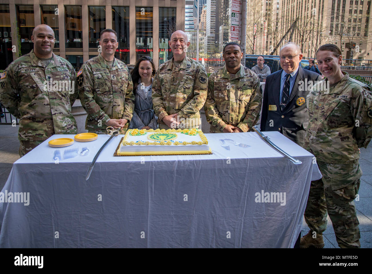 NEW YORK CITY, NY (April 23, 2017) - Lt. Gen Charles Luckey, Chief of ...