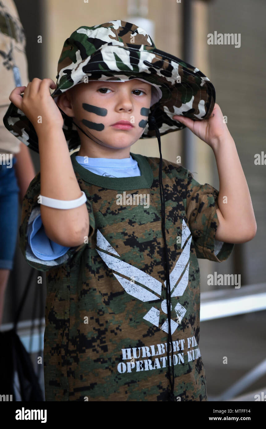 Kids understanding deployment operations hi-res stock photography and ...