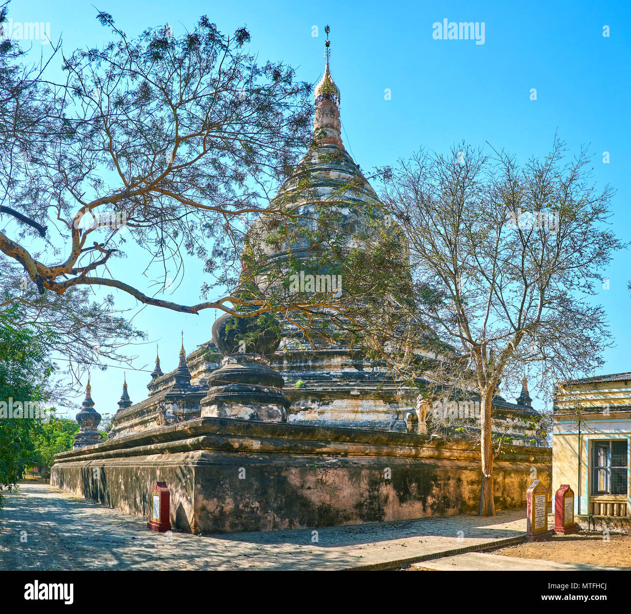 White stupa nature reserve hi-res stock photography and images - Alamy