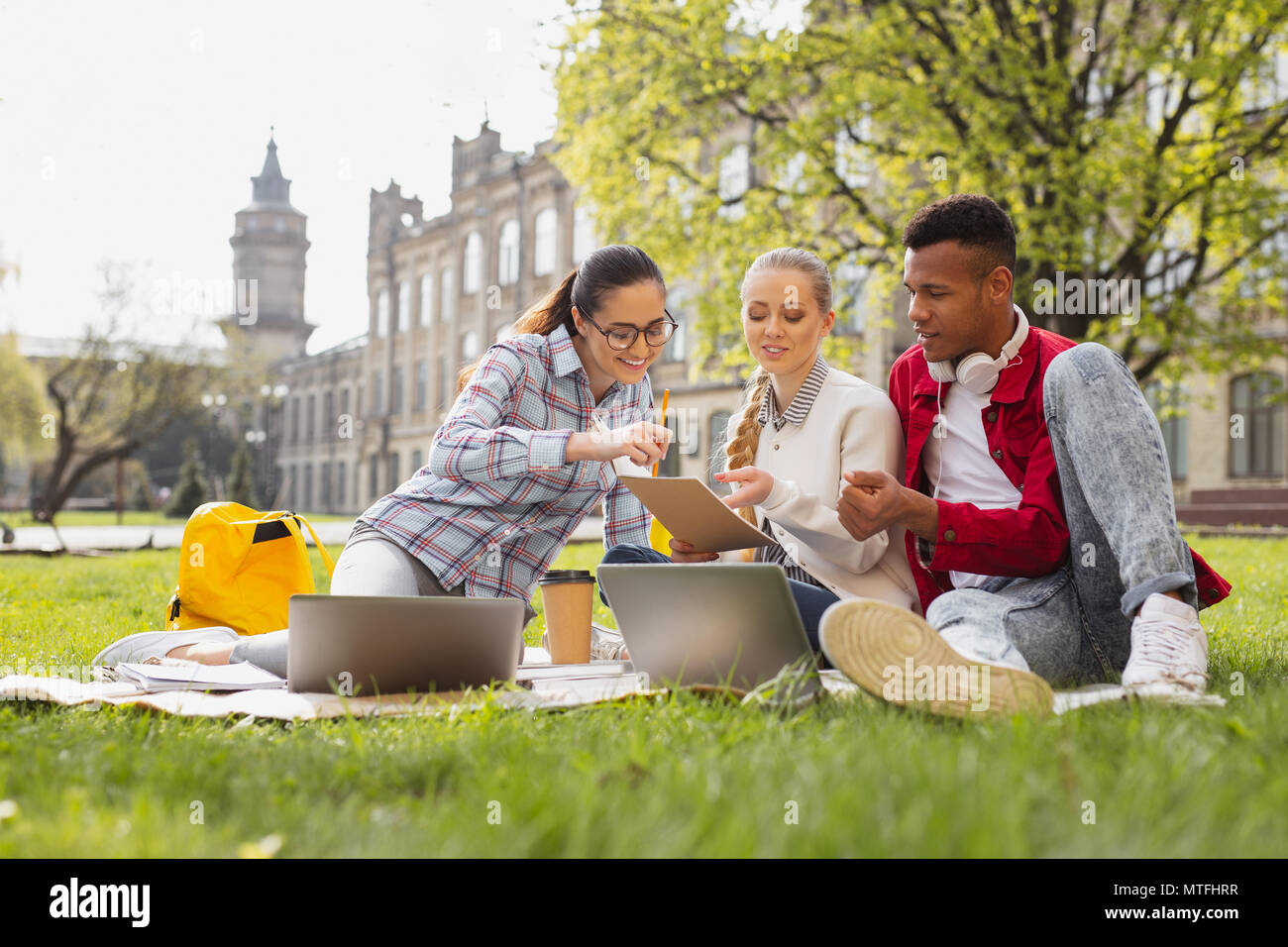 Fresher students hi-res stock photography and images - Alamy