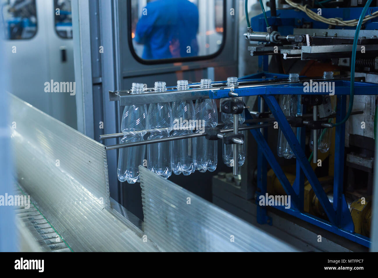 Water factory - Water bottling line for processing and bottling pure ...