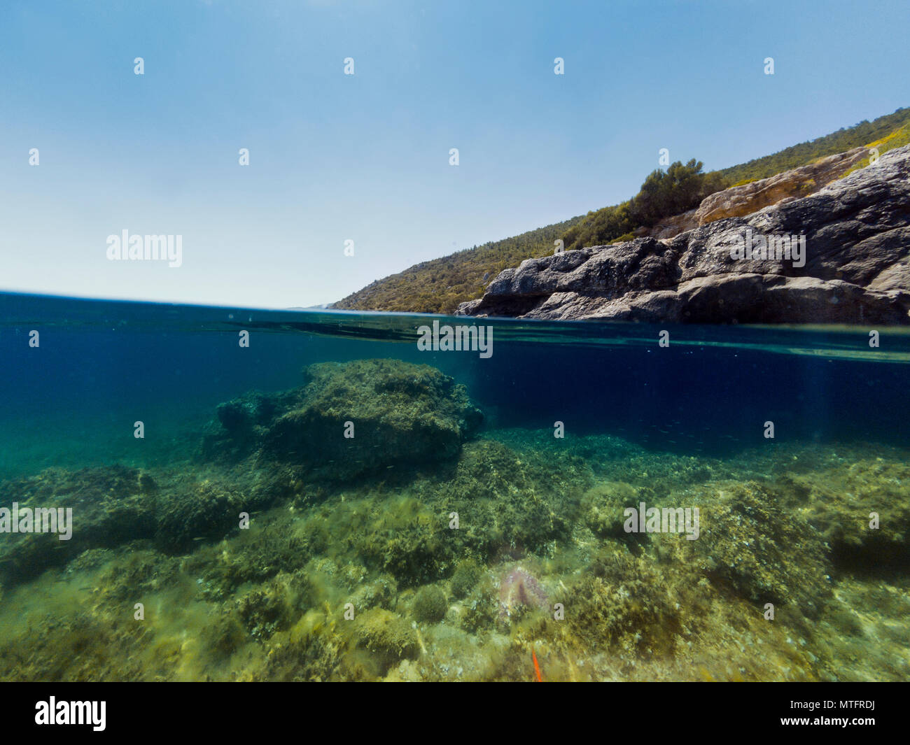 Split image rocks underwater hi-res stock photography and images - Alamy